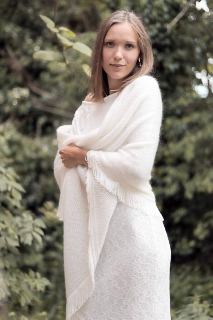 #be crazy Schal ivory/silber mit Fransen – forever & eva